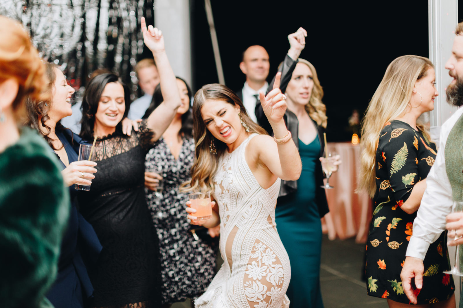 Best Possible Party Photos at Your Wedding Reception