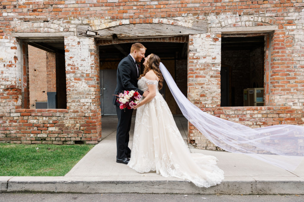 Rustic Romantic Roundhouse Wedding Photos in Beacon
