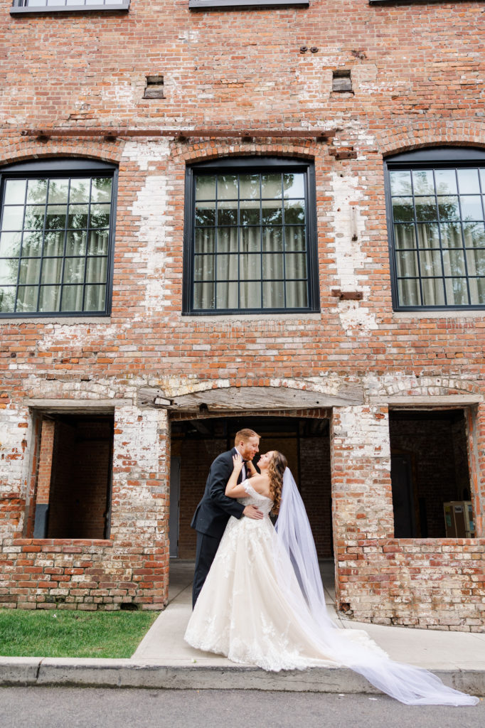 Rustic Romantic Roundhouse Wedding Photos in Beacon