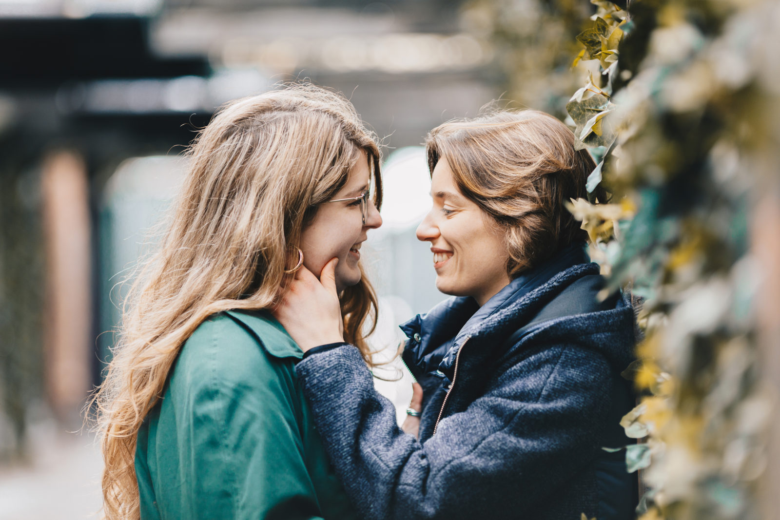 Top Engagement Photo Pose Ideas for Couples in Love